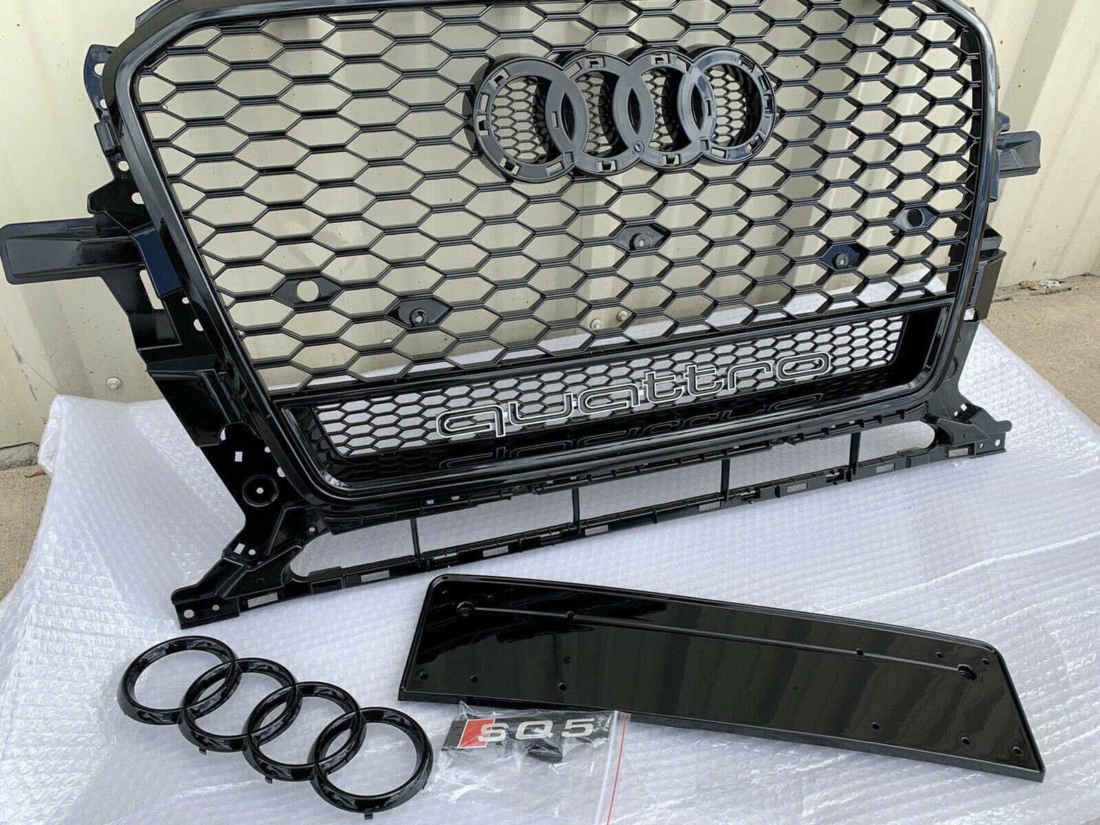 Q5/SQ5 RSQ5 Style Honeycomb Front Grill Upper Grille W/Quattro 2013-17 ...
